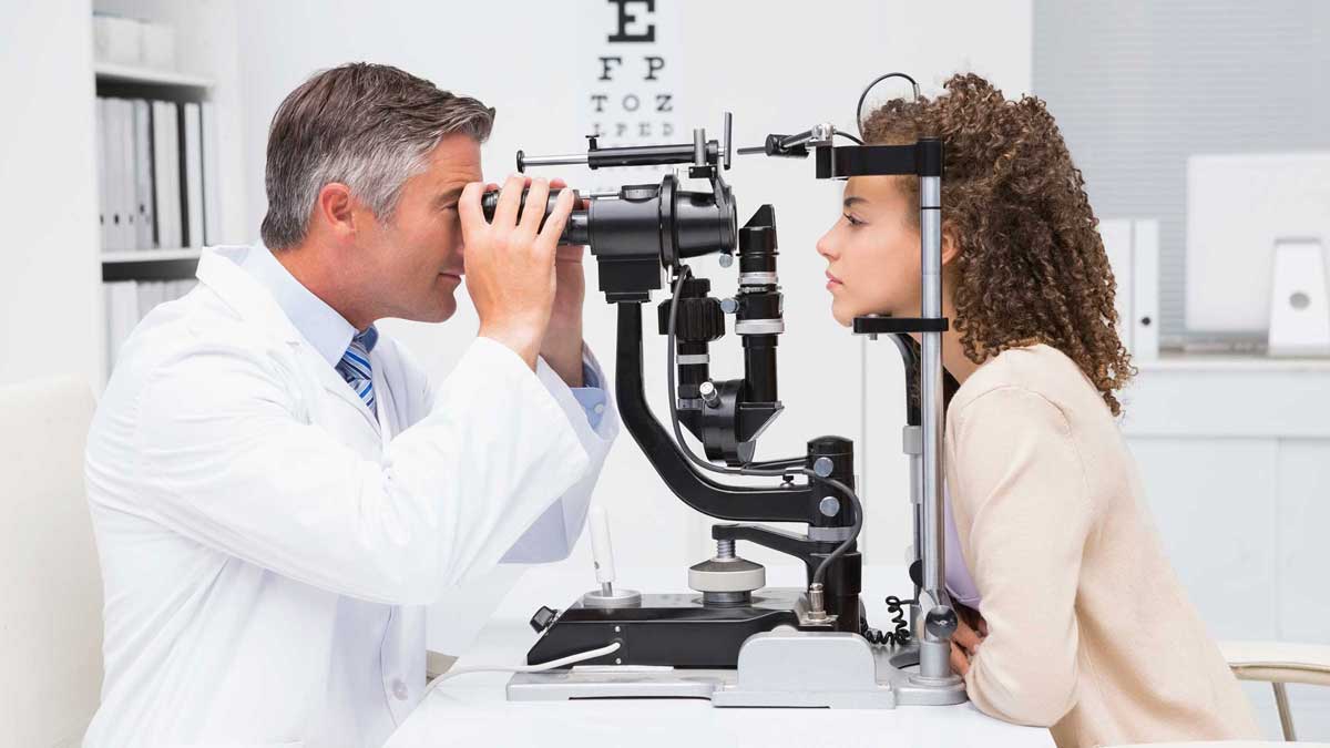 How to Select the Right Ophthalmologist for You - The Health Blog - Fidoc